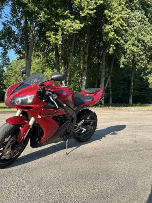 Красный Ямаха R1 2005 в Шакяй, объемом двигателя 1.00 л и пробегом 60 тыс. км за 4300 €, фото 4 на AUTOMOTO.COM.LV