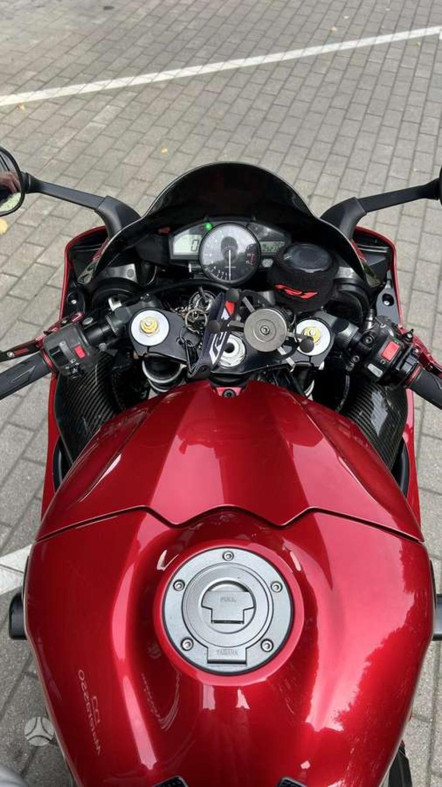 Red Yamaha R1 2007 in Kaunas, with an engine capacity of 1.00 L and mileage of 52 thousand km for 4999 €, photo 5 on AUTOMOTO.COM.LV