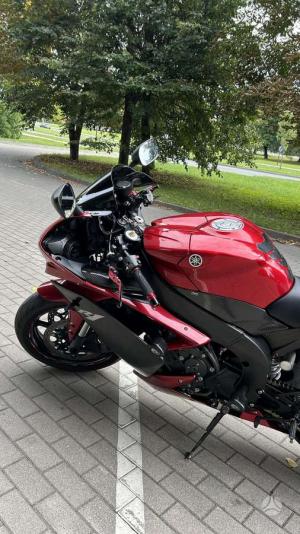 Red Yamaha R1 2007 in Kaunas, with an engine capacity of 1.00 L and mileage of 52 thousand km for 4999 €, photo 8 on AUTOMOTO.COM.LV