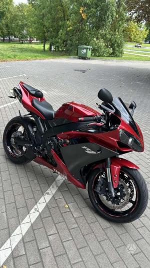 Red Yamaha R1 2007 in Kaunas, with an engine capacity of 1.00 L and mileage of 52 thousand km for 4999 €, photo 9 on AUTOMOTO.COM.LV