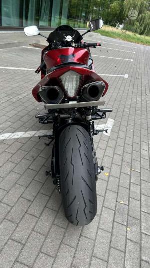 Red Yamaha R1 2007 in Kaunas, with an engine capacity of 1.00 L and mileage of 52 thousand km for 4999 €, photo 13 on AUTOMOTO.COM.LV