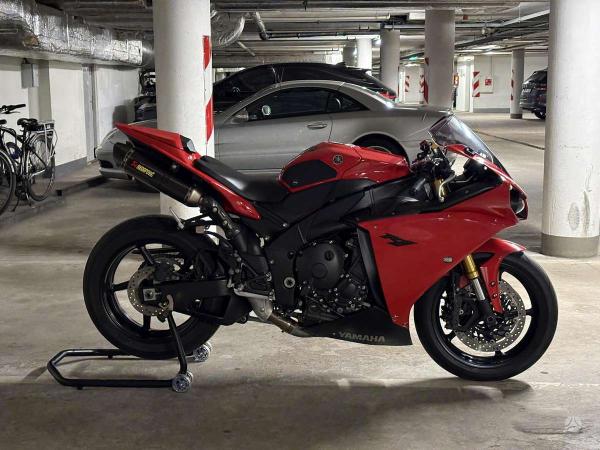 Sarkans Yamaha R1 2013 Rīga, ar dzinēja tilpumu 1.00 L un nobraukumu 33 tūkst. km par 10500 €, foto 4 vietnē AUTOMOTO.COM.LV