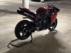Sarkans Yamaha R1 2013 Rīga, ar dzinēja tilpumu 1.00 L un nobraukumu 33 tūkst. km par 10500 €, foto 6 vietnē AUTOMOTO.COM.LV