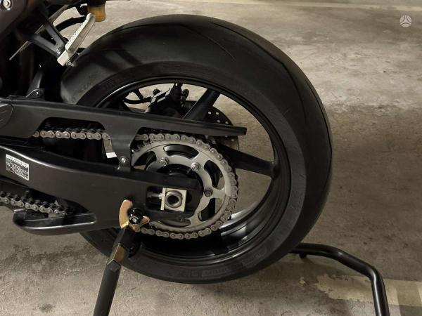 Sarkans Yamaha R1 2013 Rīga, ar dzinēja tilpumu 1.00 L un nobraukumu 33 tūkst. km par 10500 €, foto 8 vietnē AUTOMOTO.COM.LV