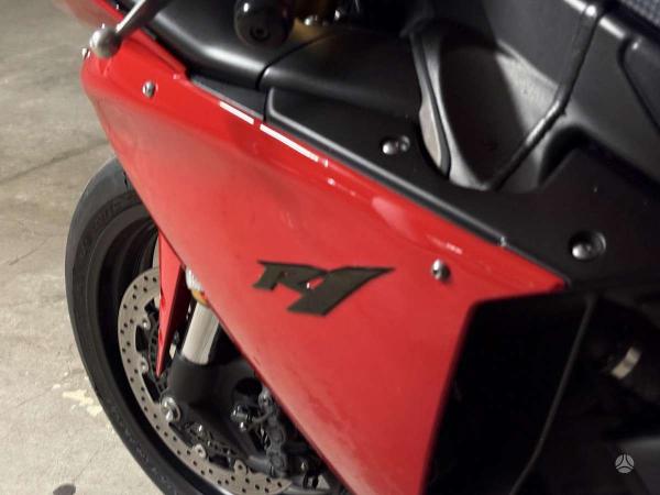 Sarkans Yamaha R1 2013 Rīga, ar dzinēja tilpumu 1.00 L un nobraukumu 33 tūkst. km par 10500 €, foto 9 vietnē AUTOMOTO.COM.LV