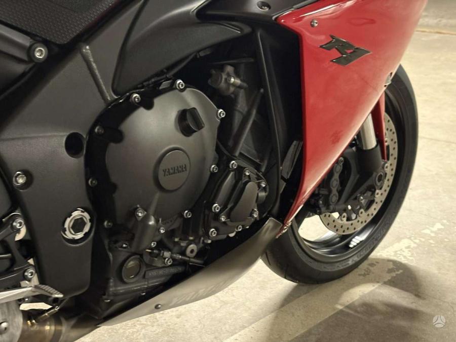 Sarkans Yamaha R1 2013 Rīga, ar dzinēja tilpumu 1.00 L un nobraukumu 33 tūkst. km par 10500 €, foto 17 vietnē AUTOMOTO.COM.LV