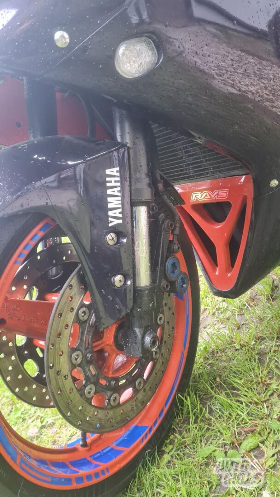 Violet Yamaha R1 1998 in Kaunas, with an engine capacity of 1.00 L and mileage of 0 thousand km for 2250 €, photo 9 on AUTOMOTO.COM.LV