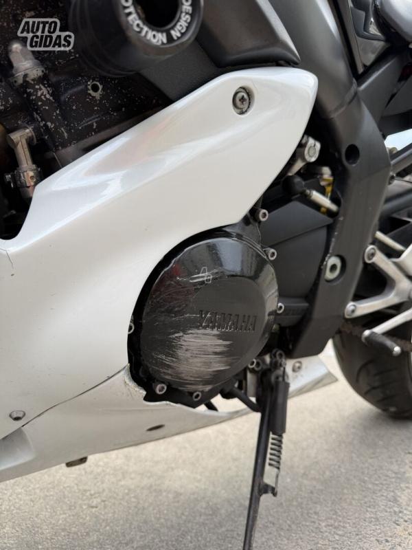 White Yamaha R1 2003 in Vilnius, with an engine capacity of 1.00 L and mileage of 38 thousand km for 3199 €, photo 10 on AUTOMOTO.COM.LV