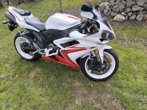 Balts Yamaha R1 2007 Kauņa, ar dzinēja tilpumu 1.00 L un nobraukumu 15 tūkst. km par 6200 €, foto 8 vietnē AUTOMOTO.COM.LV