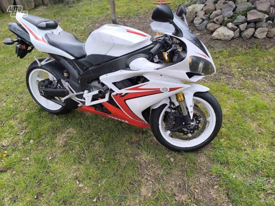 Balts Yamaha R1 2007 Kauņa, ar dzinēja tilpumu 1.00 L un nobraukumu 15 tūkst. km par 6200 €, foto 8 vietnē AUTOMOTO.COM.LV