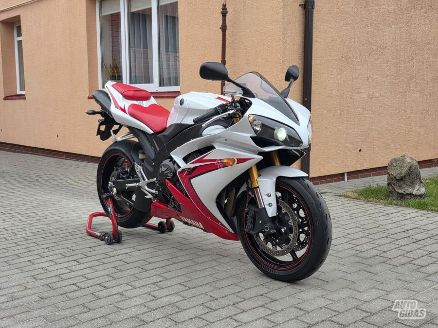 Balts Yamaha R1 2007 Kretinga, ar dzinēja tilpumu 0.00 L un nobraukumu 32 tūkst. km par 5250 €, foto 1 vietnē AUTOMOTO.COM.LV