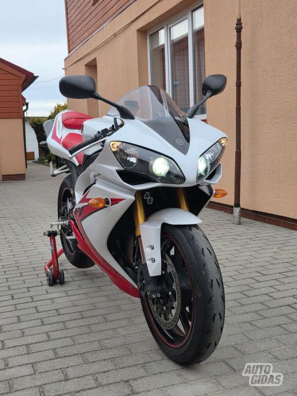Белый Ямаха R1 2007 в Кретинга, объемом двигателя 0.00 л и пробегом 32 тыс. км за 5250 €, фото 2 на AUTOMOTO.COM.LV