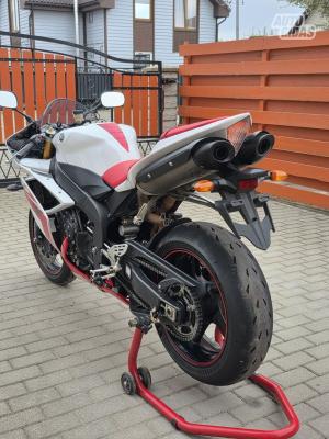 Balts Yamaha R1 2007 Kretinga, ar dzinēja tilpumu 0.00 L un nobraukumu 32 tūkst. km par 5250 €, foto 5 vietnē AUTOMOTO.COM.LV