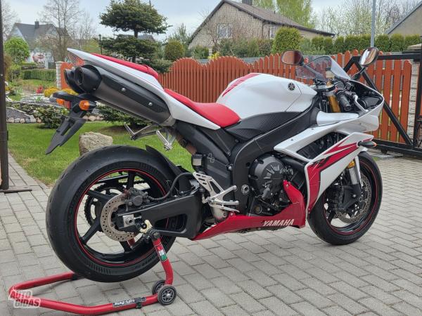 Белый Ямаха R1 2007 в Кретинга, объемом двигателя 0.00 л и пробегом 32 тыс. км за 5250 €, фото 7 на AUTOMOTO.COM.LV