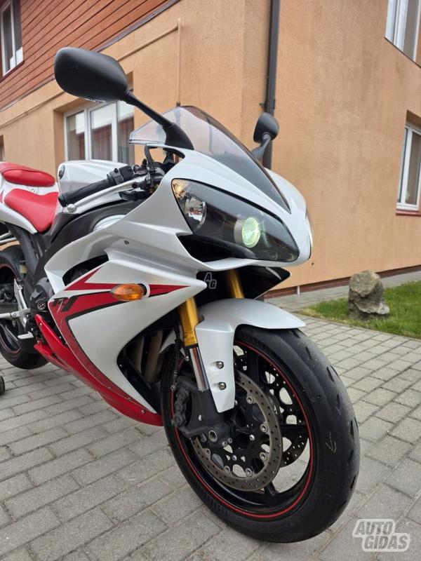 Белый Ямаха R1 2007 в Кретинга, объемом двигателя 0.00 л и пробегом 32 тыс. км за 5250 €, фото 9 на AUTOMOTO.COM.LV