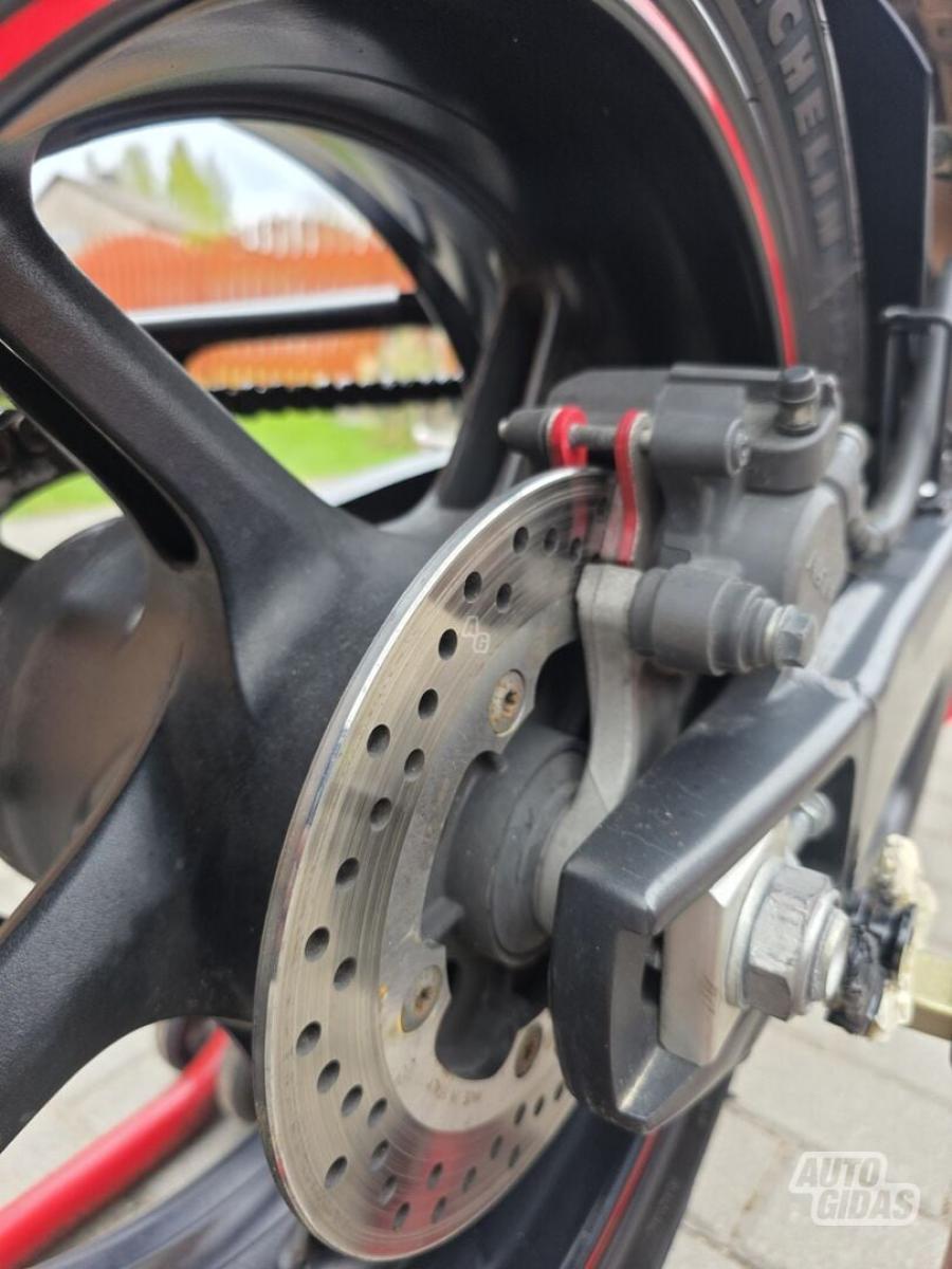 Balts Yamaha R1 2007 Kretinga, ar dzinēja tilpumu 0.00 L un nobraukumu 32 tūkst. km par 5250 €, foto 13 vietnē AUTOMOTO.COM.LV