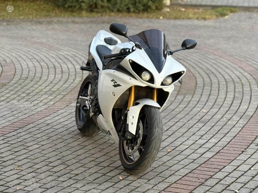 Balts Yamaha R1 2012 Kuršėnai, ar dzinēja tilpumu 1.00 L un nobraukumu 33 tūkst. km par 6600 €, foto 3 vietnē AUTOMOTO.COM.LV