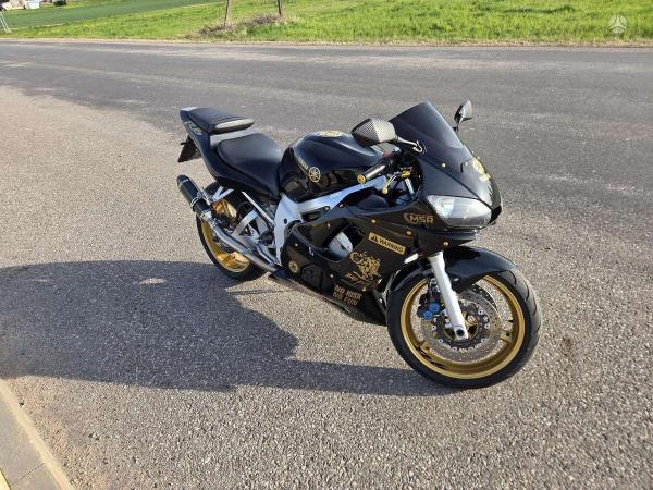 Black Yamaha R6 1999 in Kaunas, with an engine capacity of 0.60 L and mileage of 49 thousand km for 1700 €, photo 2 on AUTOMOTO.COM.LV