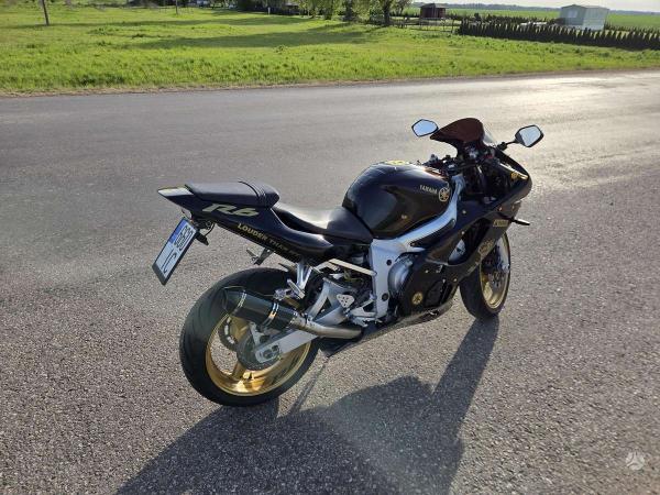 Black Yamaha R6 1999 in Kaunas, with an engine capacity of 0.60 L and mileage of 49 thousand km for 1700 €, photo 4 on AUTOMOTO.COM.LV