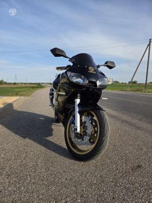 Black Yamaha R6 1999 in Kaunas, with an engine capacity of 0.60 L and mileage of 49 thousand km for 1700 €, photo 10 on AUTOMOTO.COM.LV