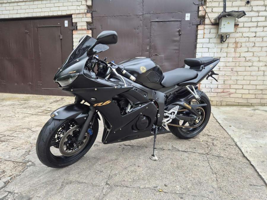 Черный Ямаха R6 2003 в Алитус, объемом двигателя 0.60 л и пробегом 31 тыс. км за 3580 €, фото 1 на AUTOMOTO.COM.LV