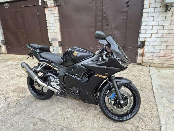 Melns Yamaha R6 2003 Alīta, ar dzinēja tilpumu 0.60 L un nobraukumu 31 tūkst. km par 3580 €, foto 8 vietnē AUTOMOTO.COM.LV