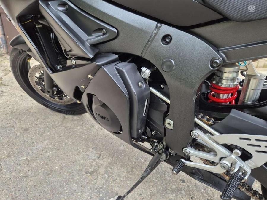 Черный Ямаха R6 2003 в Алитус, объемом двигателя 0.60 л и пробегом 31 тыс. км за 3580 €, фото 12 на AUTOMOTO.COM.LV