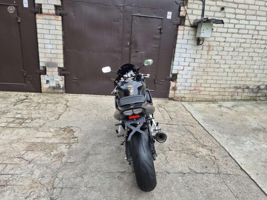 Черный Ямаха R6 2003 в Алитус, объемом двигателя 0.60 л и пробегом 31 тыс. км за 3580 €, фото 16 на AUTOMOTO.COM.LV