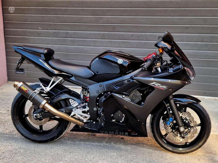 Melns Yamaha R6 2005 Viļņa, ar dzinēja tilpumu 0.60 L un nobraukumu 37 tūkst. km par 3650 €, foto 3 vietnē AUTOMOTO.COM.LV