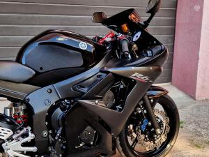 Melns Yamaha R6 2005 Viļņa, ar dzinēja tilpumu 0.60 L un nobraukumu 37 tūkst. km par 3650 €, foto 9 vietnē AUTOMOTO.COM.LV