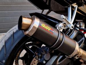 Melns Yamaha R6 2005 Viļņa, ar dzinēja tilpumu 0.60 L un nobraukumu 37 tūkst. km par 3650 €, foto 13 vietnē AUTOMOTO.COM.LV