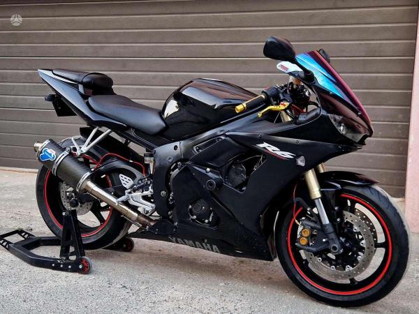 Черный Ямаха R6 2005 в Вильнюс, объемом двигателя 0.60 л и пробегом 45 тыс. км за 3950 €, фото 1 на AUTOMOTO.COM.LV