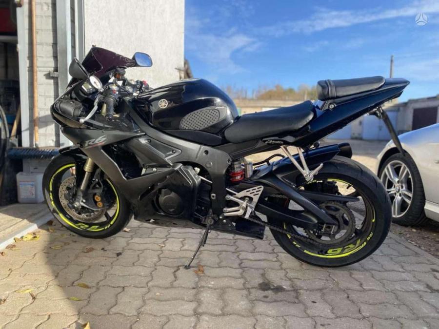 Black Yamaha R6 2005 in Vilnius, with an engine capacity of 0.60 L and mileage of 30 thousand km for 2700 €, photo 3 on AUTOMOTO.COM.LV
