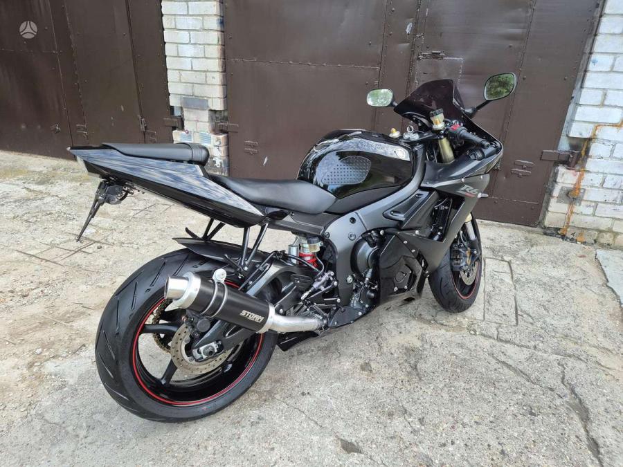 Черный Ямаха R6 2006 в Алитус, объемом двигателя 0.60 л и пробегом 36 тыс. км за 3780 €, фото 5 на AUTOMOTO.COM.LV