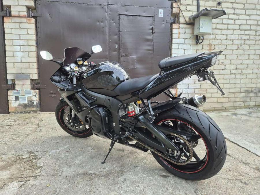 Черный Ямаха R6 2006 в Алитус, объемом двигателя 0.60 л и пробегом 36 тыс. км за 3780 €, фото 8 на AUTOMOTO.COM.LV