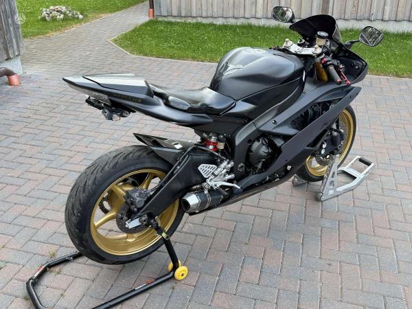 Черный Ямаха R6 2007 в Аникщяй, объемом двигателя 0.60 л и пробегом 38 тыс. км за 4500 €, фото 4 на AUTOMOTO.COM.LV