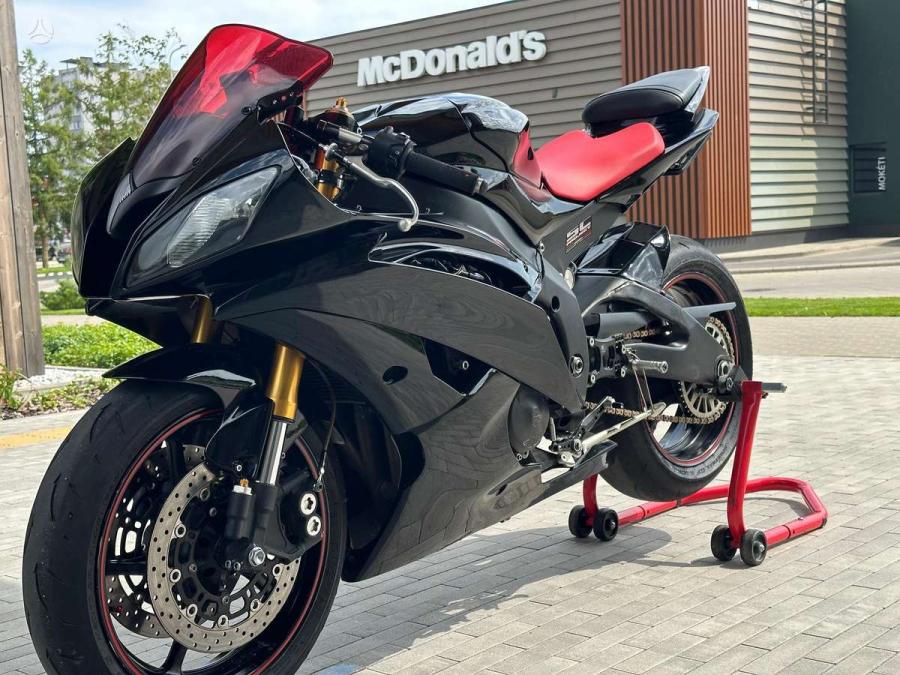 Melns Yamaha R6 2008 Šauļi, ar dzinēja tilpumu 0.60 L un nobraukumu 12 tūkst. km par 6660 €, foto 8 vietnē AUTOMOTO.COM.LV