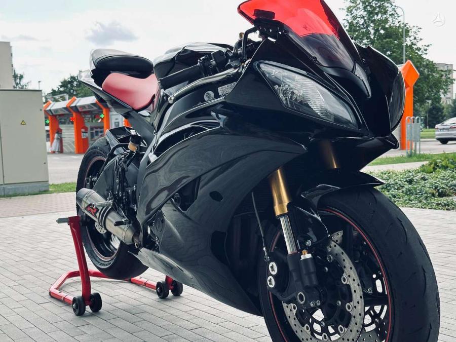 Melns Yamaha R6 2008 Šauļi, ar dzinēja tilpumu 0.60 L un nobraukumu 12 tūkst. km par 6660 €, foto 9 vietnē AUTOMOTO.COM.LV