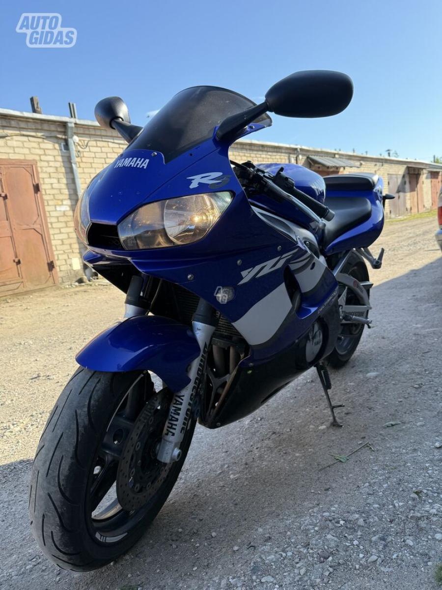 Blue Yamaha R6 2000 in Vilnius, with an engine capacity of 0.60 L and mileage of 34 thousand km for 1950 €, photo 1 on AUTOMOTO.COM.LV