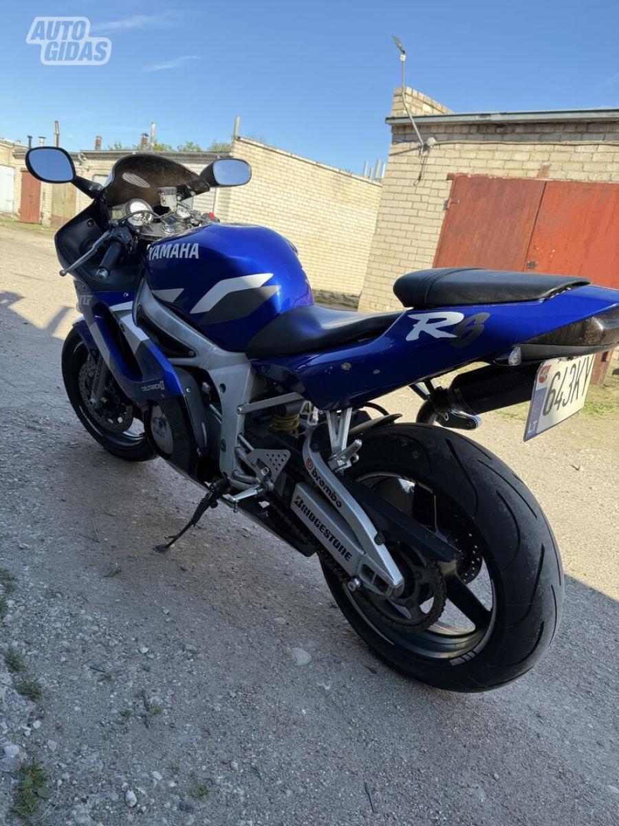 Blue Yamaha R6 2000 in Vilnius, with an engine capacity of 0.60 L and mileage of 34 thousand km for 1950 €, photo 3 on AUTOMOTO.COM.LV
