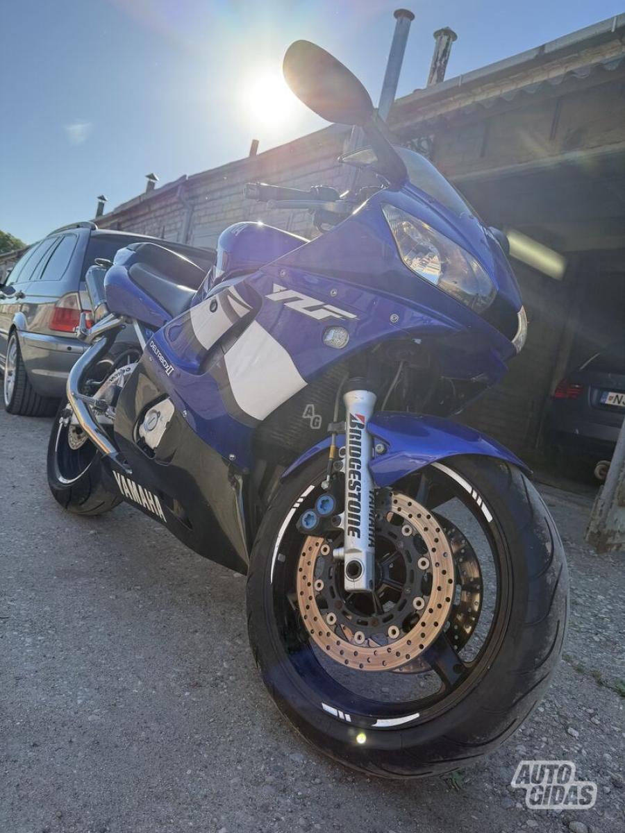 Blue Yamaha R6 2000 in Vilnius, with an engine capacity of 0.60 L and mileage of 34 thousand km for 1950 €, photo 4 on AUTOMOTO.COM.LV