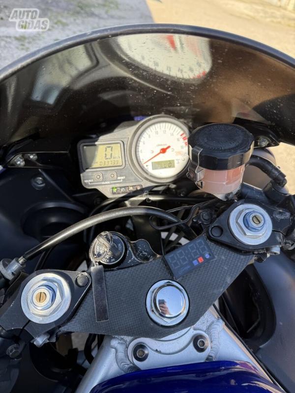 Blue Yamaha R6 2000 in Vilnius, with an engine capacity of 0.60 L and mileage of 34 thousand km for 1950 €, photo 6 on AUTOMOTO.COM.LV