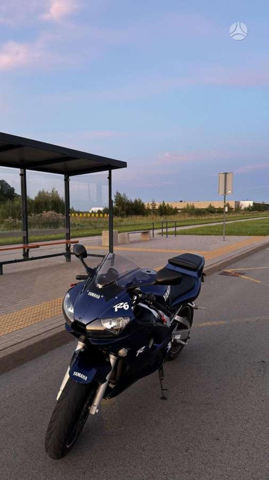 Zils Yamaha R6 2000 Šauļi, ar dzinēja tilpumu 0.60 L un nobraukumu 48 tūkst. km par 1680 €, foto 4 vietnē AUTOMOTO.COM.LV