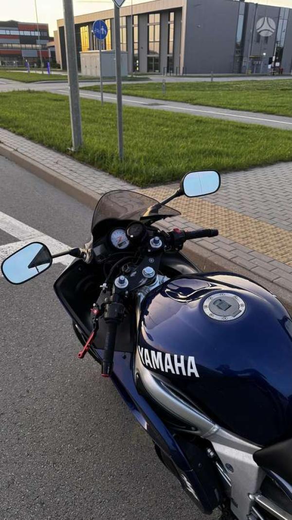 Zils Yamaha R6 2000 Šauļi, ar dzinēja tilpumu 0.60 L un nobraukumu 48 tūkst. km par 1680 €, foto 6 vietnē AUTOMOTO.COM.LV