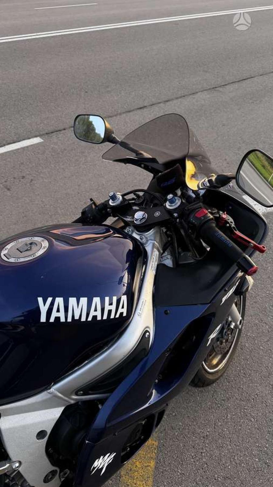 Zils Yamaha R6 2000 Šauļi, ar dzinēja tilpumu 0.60 L un nobraukumu 48 tūkst. km par 1680 €, foto 8 vietnē AUTOMOTO.COM.LV
