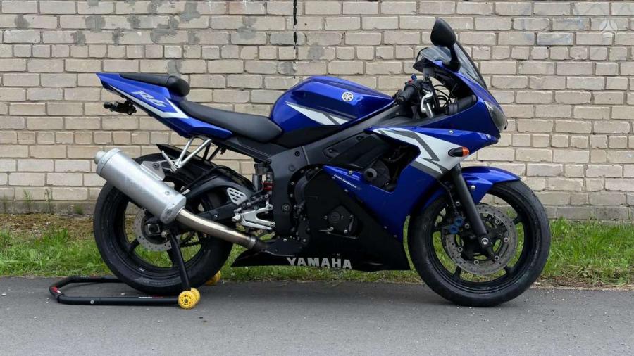 Blue Yamaha R6 2003 in Klaipeda, with an engine capacity of 0.60 L and mileage of 28 thousand km for 3500 €, photo 1 on AUTOMOTO.COM.LV
