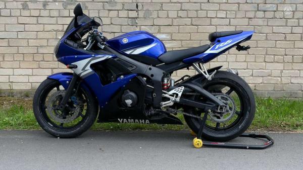 Blue Yamaha R6 2003 in Klaipeda, with an engine capacity of 0.60 L and mileage of 28 thousand km for 3500 €, photo 2 on AUTOMOTO.COM.LV