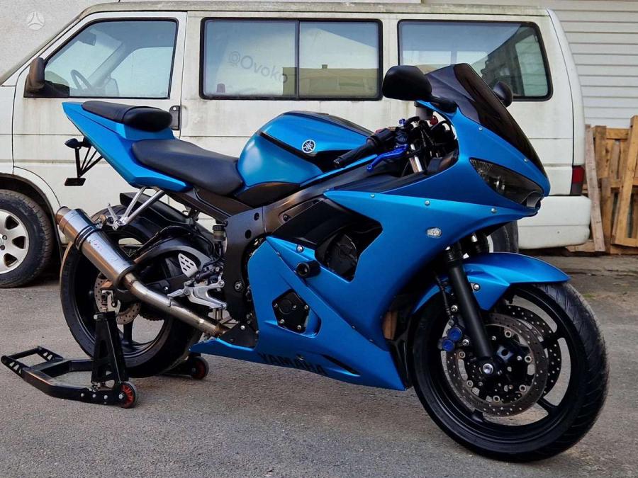 Blue Yamaha R6 2003 in Vilnius, with an engine capacity of 0.60 L and mileage of 33 thousand km for 3650 €, photo 1 on AUTOMOTO.COM.LV