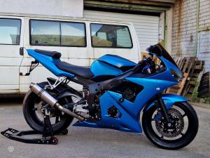 Blue Yamaha R6 2003 in Vilnius, with an engine capacity of 0.60 L and mileage of 33 thousand km for 3650 €, photo 3 on AUTOMOTO.COM.LV