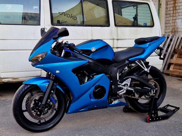 Zils Yamaha R6 2003 Viļņa, ar dzinēja tilpumu 0.60 L un nobraukumu 33 tūkst. km par 3650 €, foto 3 vietnē AUTOMOTO.COM.LV
